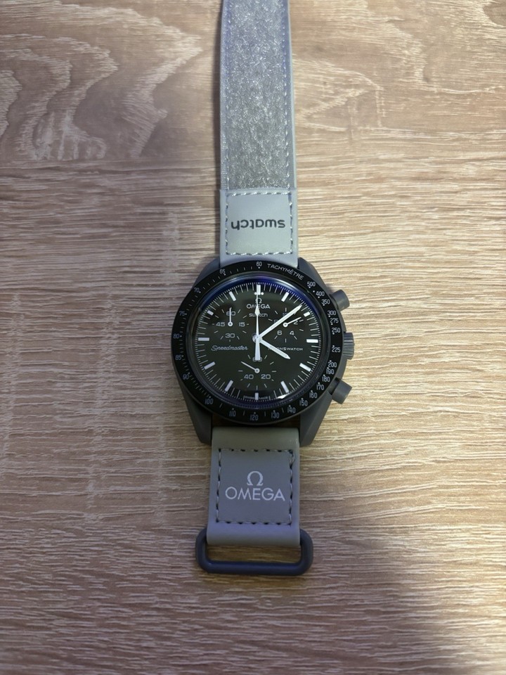 Uhr im Stil der Omega x Swatch MoonSwatch, grau, 42 mm – Top Zustand | eBay