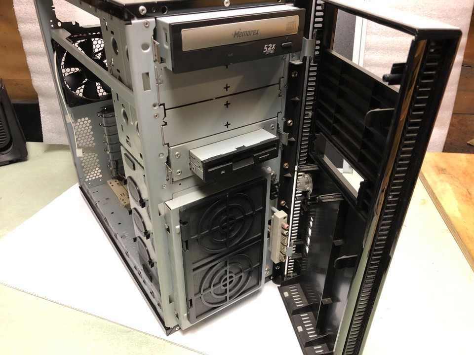 Antec Solo Mid Tower ATX Black/Silver Steel Mid-2000s Computer Case ...