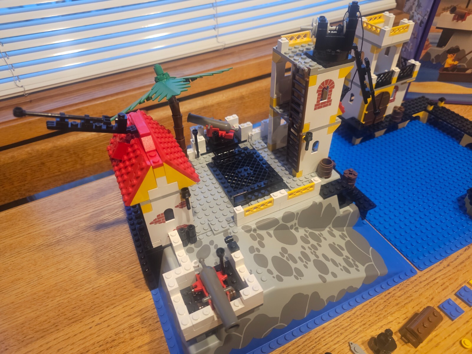 LEGO Pirates: Imperial Trading Post (6277), 100% COMPLETE! GREAT SHAPE ...