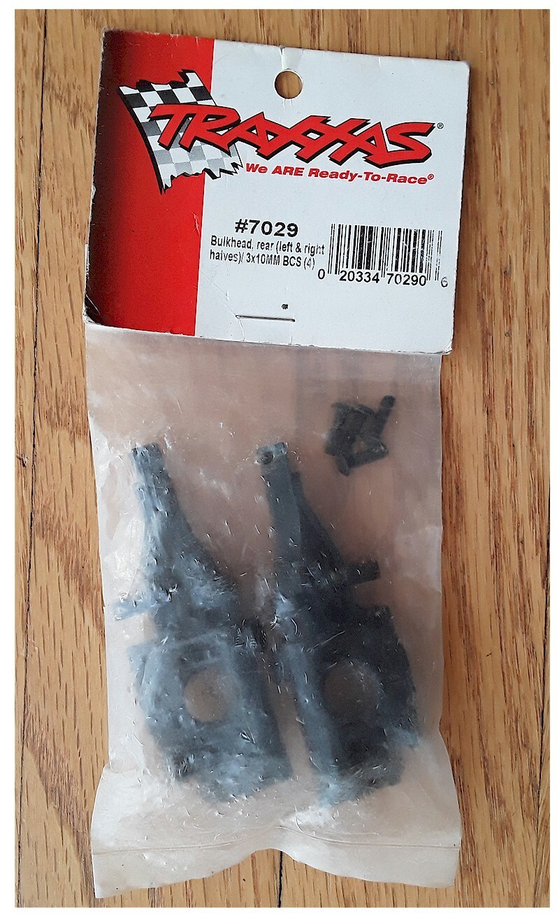 RC Car Traxxas 7029 Bulkhead Halves Rear R/L 1st version OldStock NOT ...