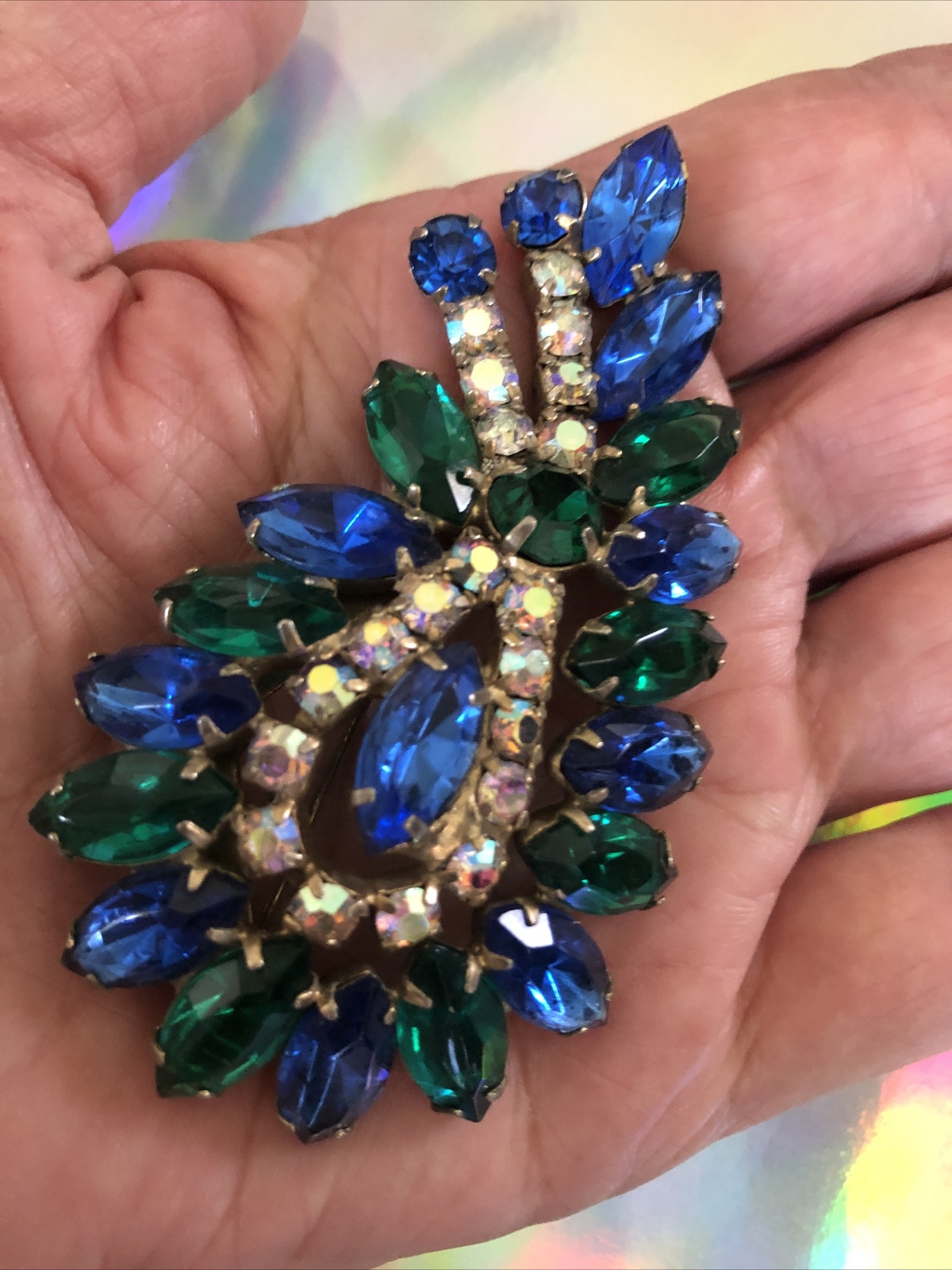 Rhinestone Brooch Unsigned - Gem