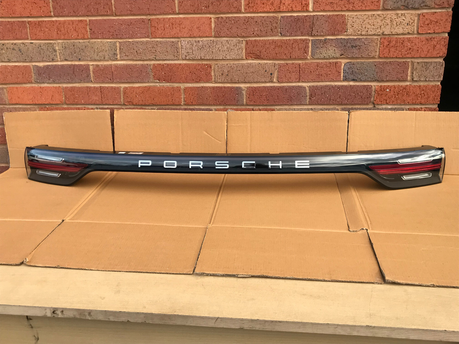 PORSCHE CAYENNE REAR TAILGATE BOOT LID LIGHT STRIP LAMP 2019-2023 ...