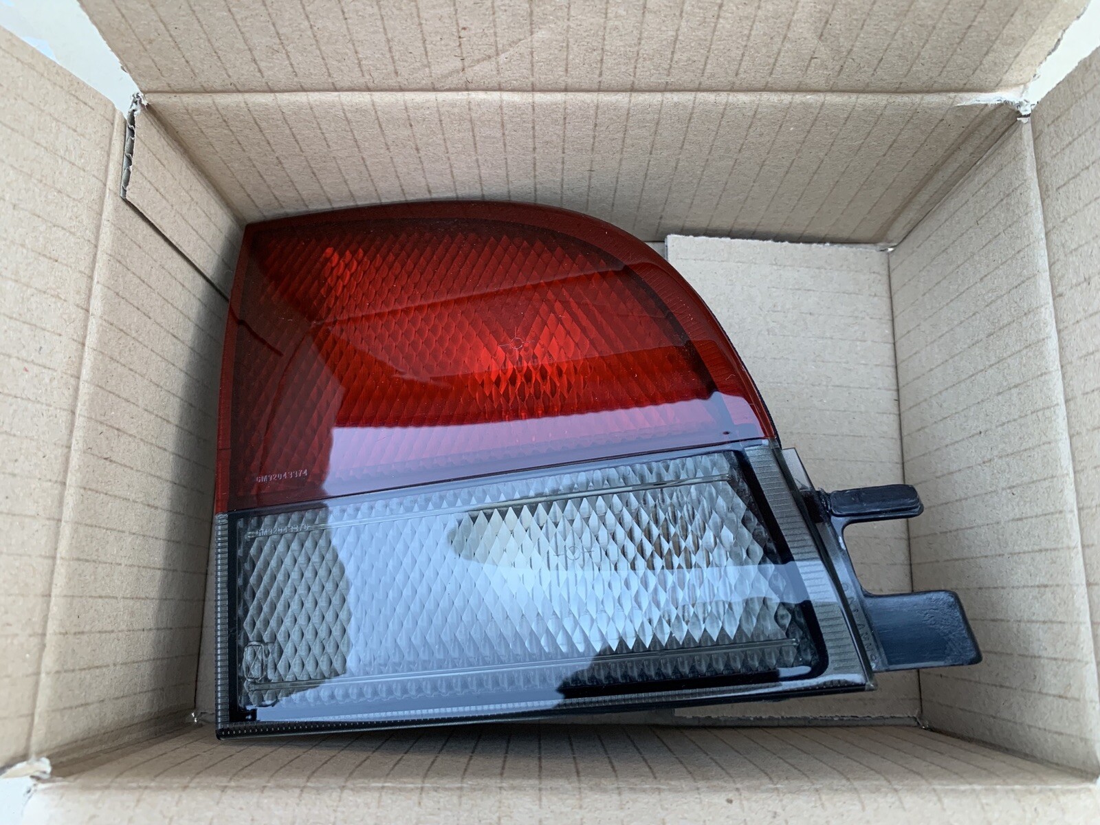 GENUINE GM HSV VR VS CLUBSPORT SENATOR GTS LEFT LH REAR BOOT LIGHT NEW ...