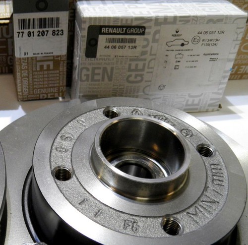 REAR BRAKE DISCS + PADS RENAULT CLIO III MEGANE II MODUS TWINGO RS WIND ...