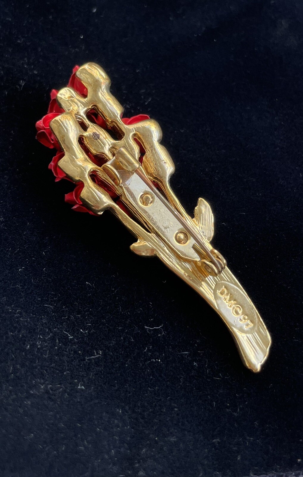 VINTAGE Signed DM 97 RED ROSES BOUQUET OF FLOWERS BROOCH PIN Gold Tone ...