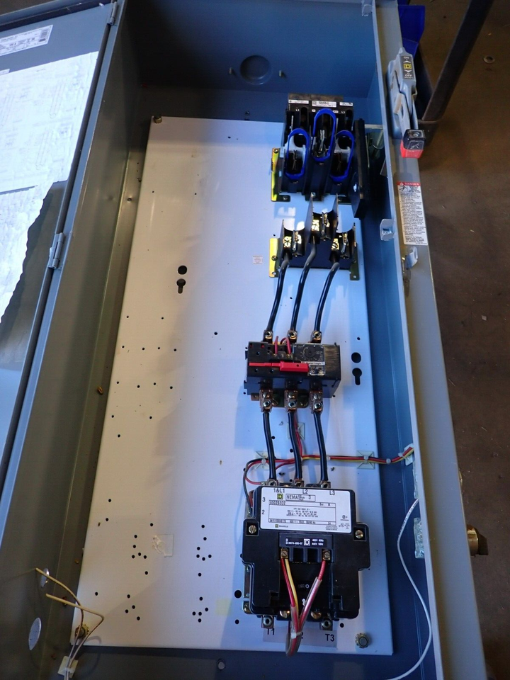 Square D Well Guard Pump Panel 100 amp Size 3 8940SSE4050 3R Outdoor ...