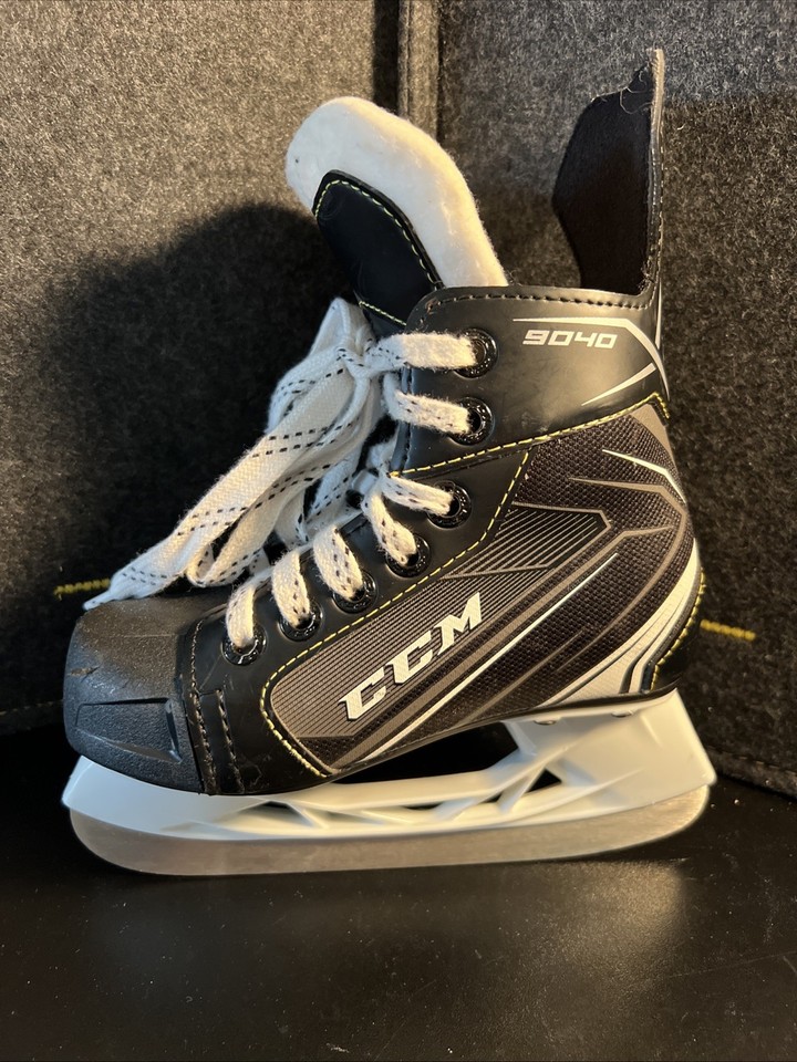 CCM Kids Ice Hockey Skates Tacks 9040 - Size 11 Y Black & White Stripes ...