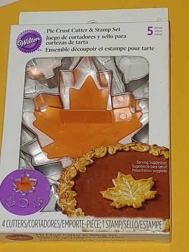 Wilton AUTUMN Leaf & Acorn Crust Cutter & Stamp Set 4 PC different ...