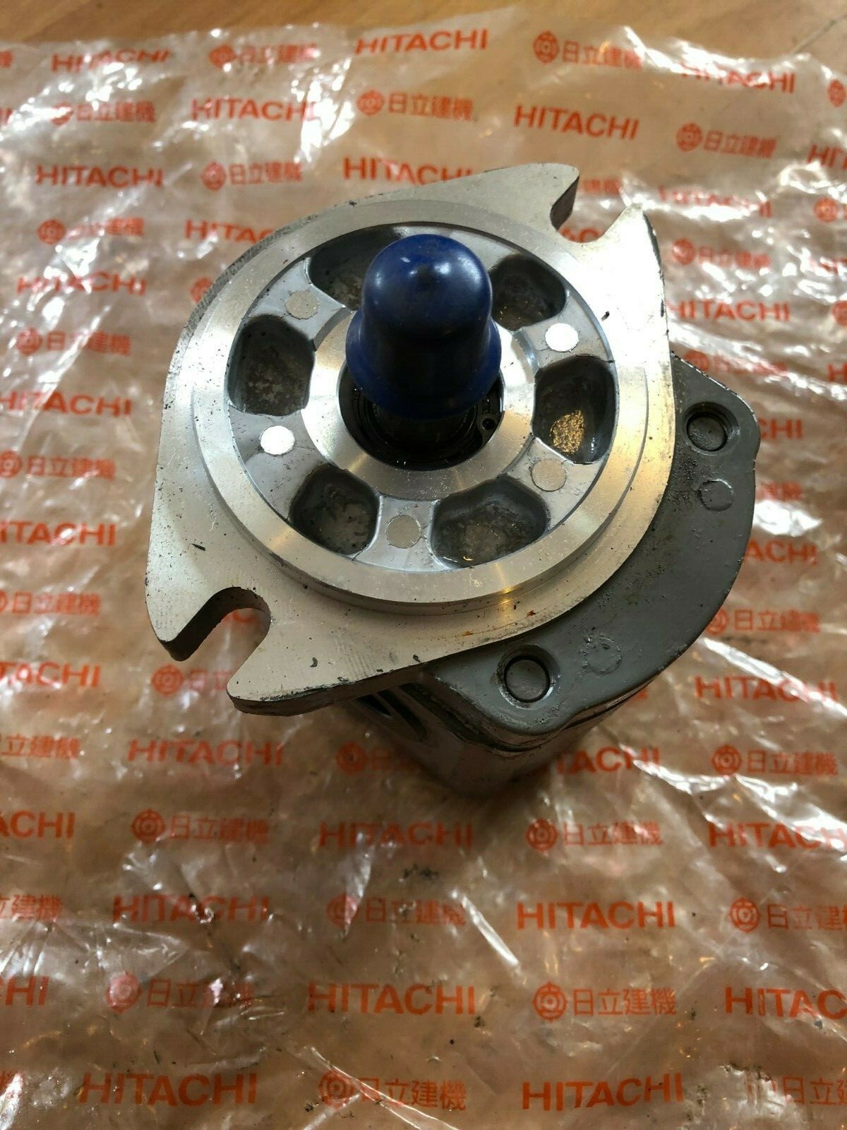 GENUINE HITACHI HYDRAULIC GEAR PUMP P/N 9217993 | eBay.de