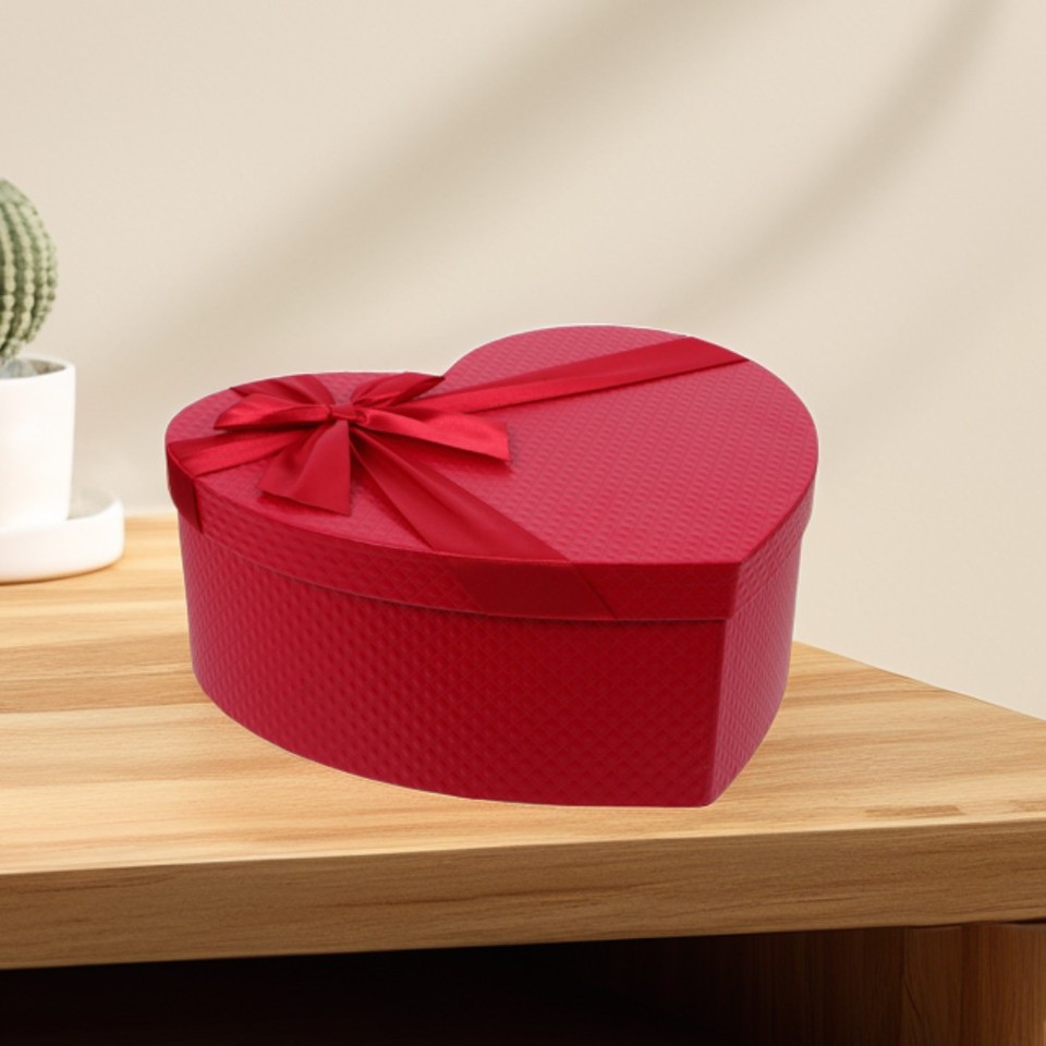 Heart Shape Present Boxes Elegant Red Heart Boxes With Lids And Ribbon ...