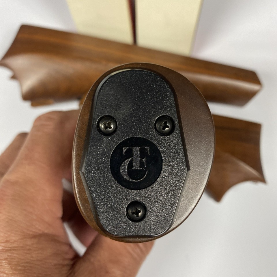 Thompson Center Grip and Foreends (5 Pieces) | eBay