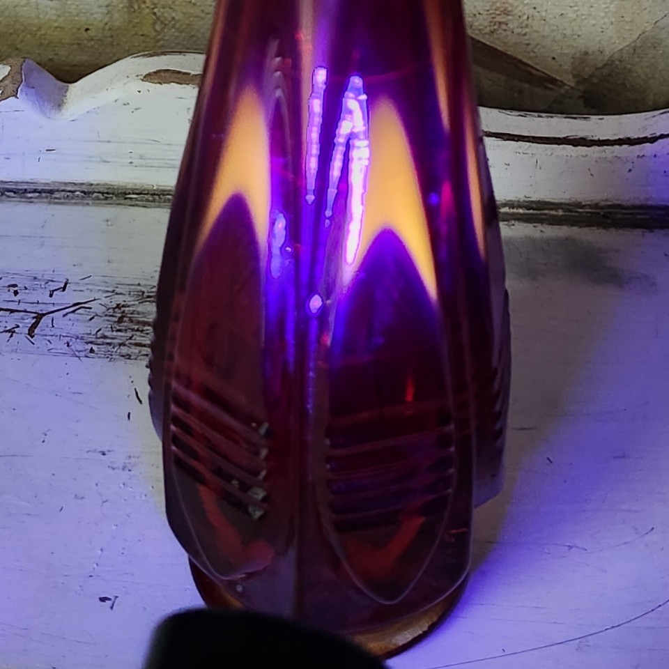 Beautiful Red Amberina Ruffle Glass 9 Inch Fenton Vase Glows Stunning ...