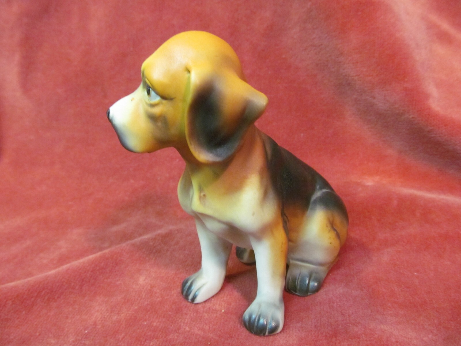 VINTAGE 4 1/2" CERAMIC BEAGLE FIGURINE 8DA-12 | eBay
