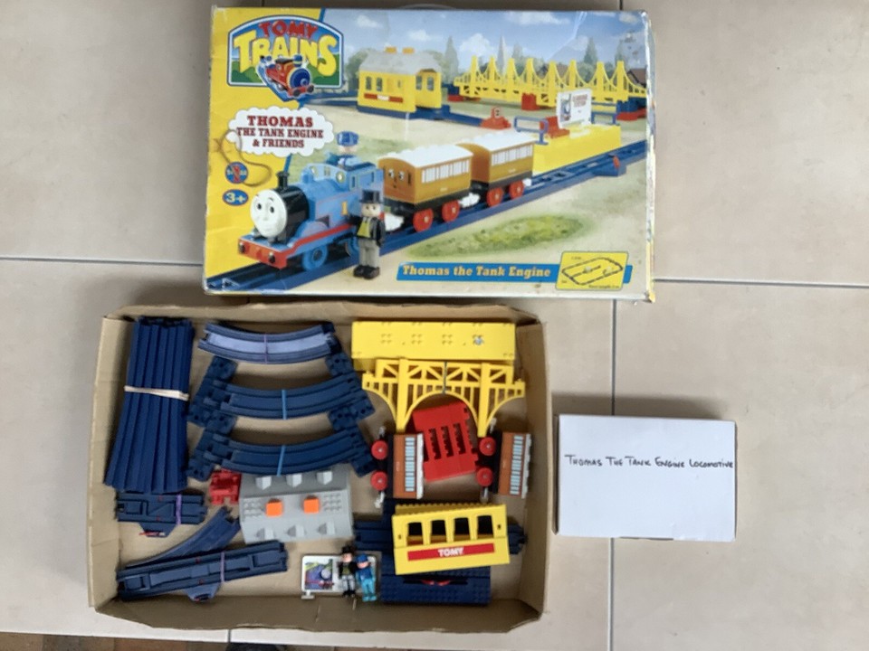 Tomy Trains 1996 Thomas The Tank Engine Elsbridge Station Set | eBay