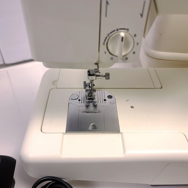 SINGER Sewing Machine Model 5050C 50 Stitch 5050 C for sale online | eBay