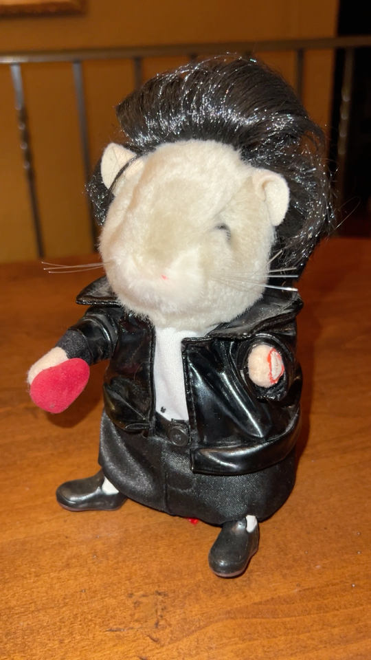 Dancing Singing Hamster Romancin' “You really got me" - See Video ...