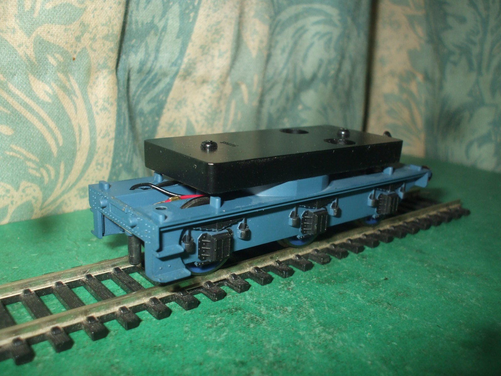 HORNBY SUPER DETAILED LMS STREAMLINED DUCHESS BLUE TENDER CHASSIS ONLY ...