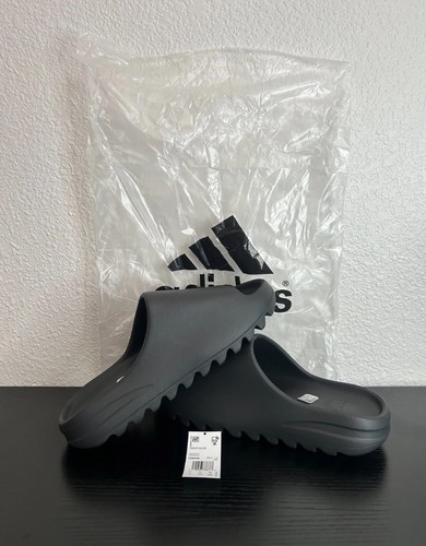 Yeezy Slides Onyx Us Size 9 (⚡️fast, free Shipping⚡️, adidas bag+tags ...