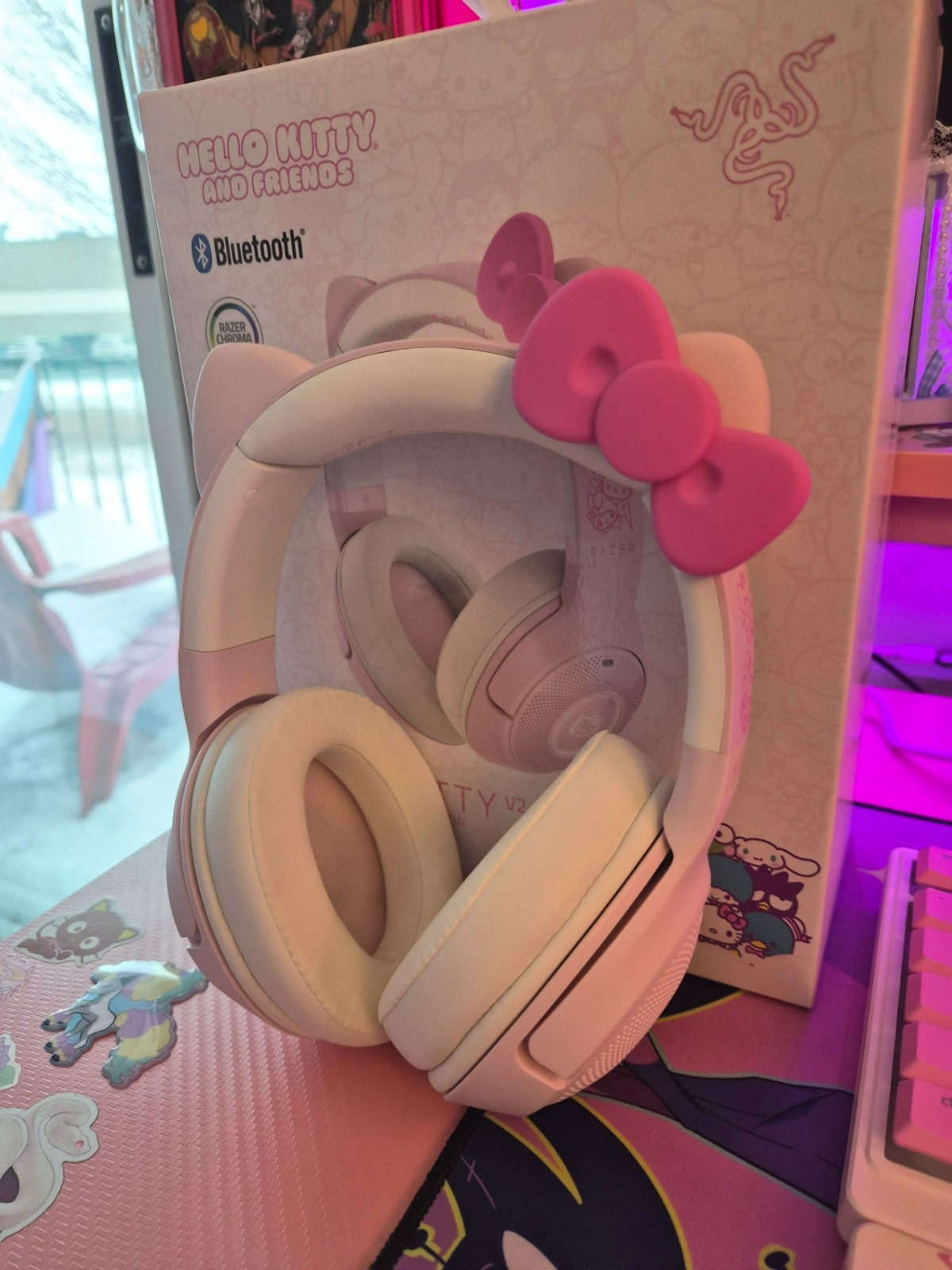 Razer Kraken V2 BT Gaming Headset - Hello Kitty and Friends Edition ...