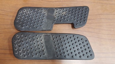 John Deere D110 Lawn Tractor Foot Rest Mats GX22450 GX22451 | eBay
