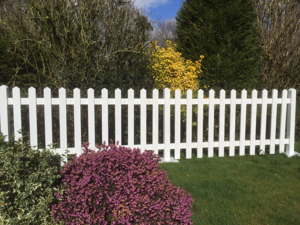 3.6M White Primed Wooden 'Free Standing' Picket Fencing/Legs Events ...