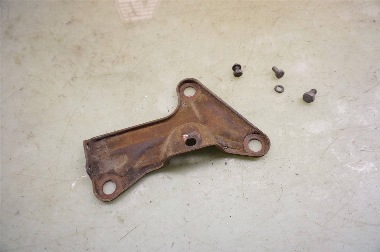 Harley Davidson KH XLCH Sportster Oil Tank Mounting Bracket *TZ26 | eBay