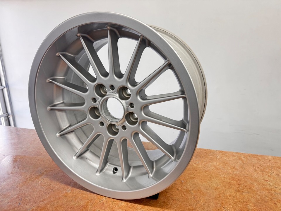 BMW OEM Wheel 17" Style 32 E39 540i Sport rear Rim 9x17 Brilliant 9 x ...