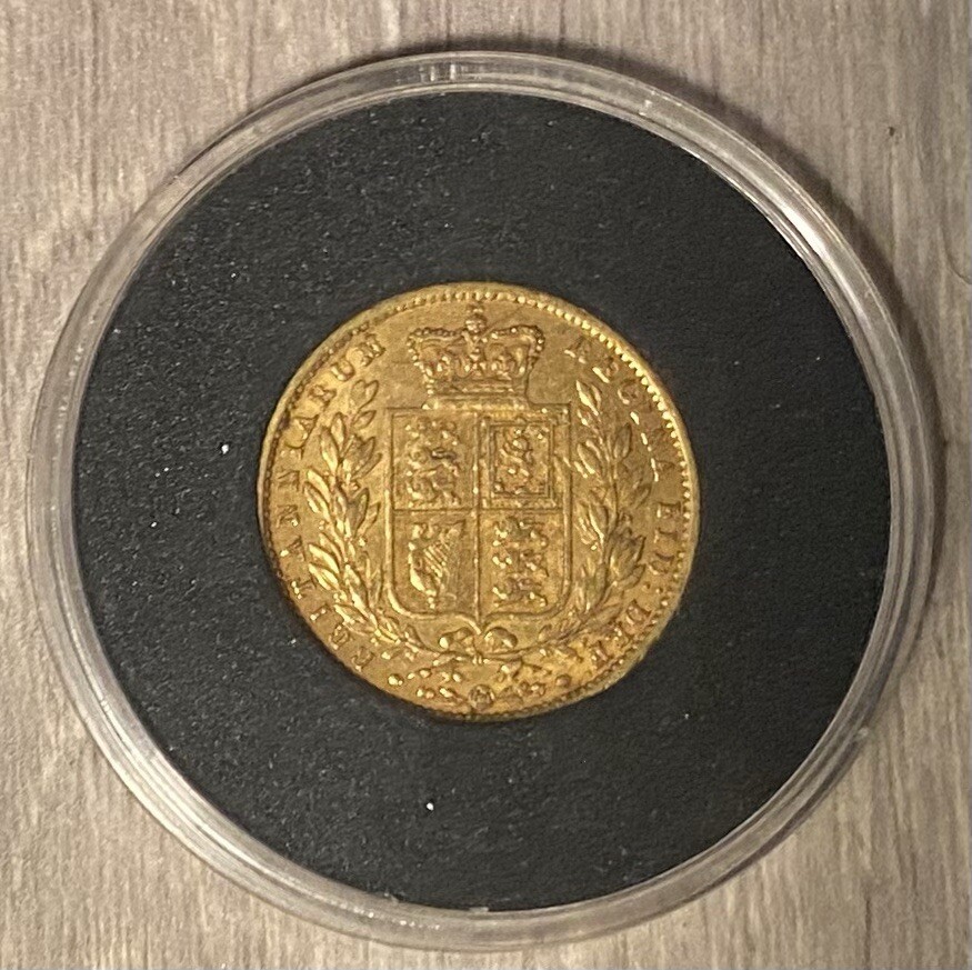 1857 Queen Victoria young head shield Sovereign -VERY RARE - 22carat ...