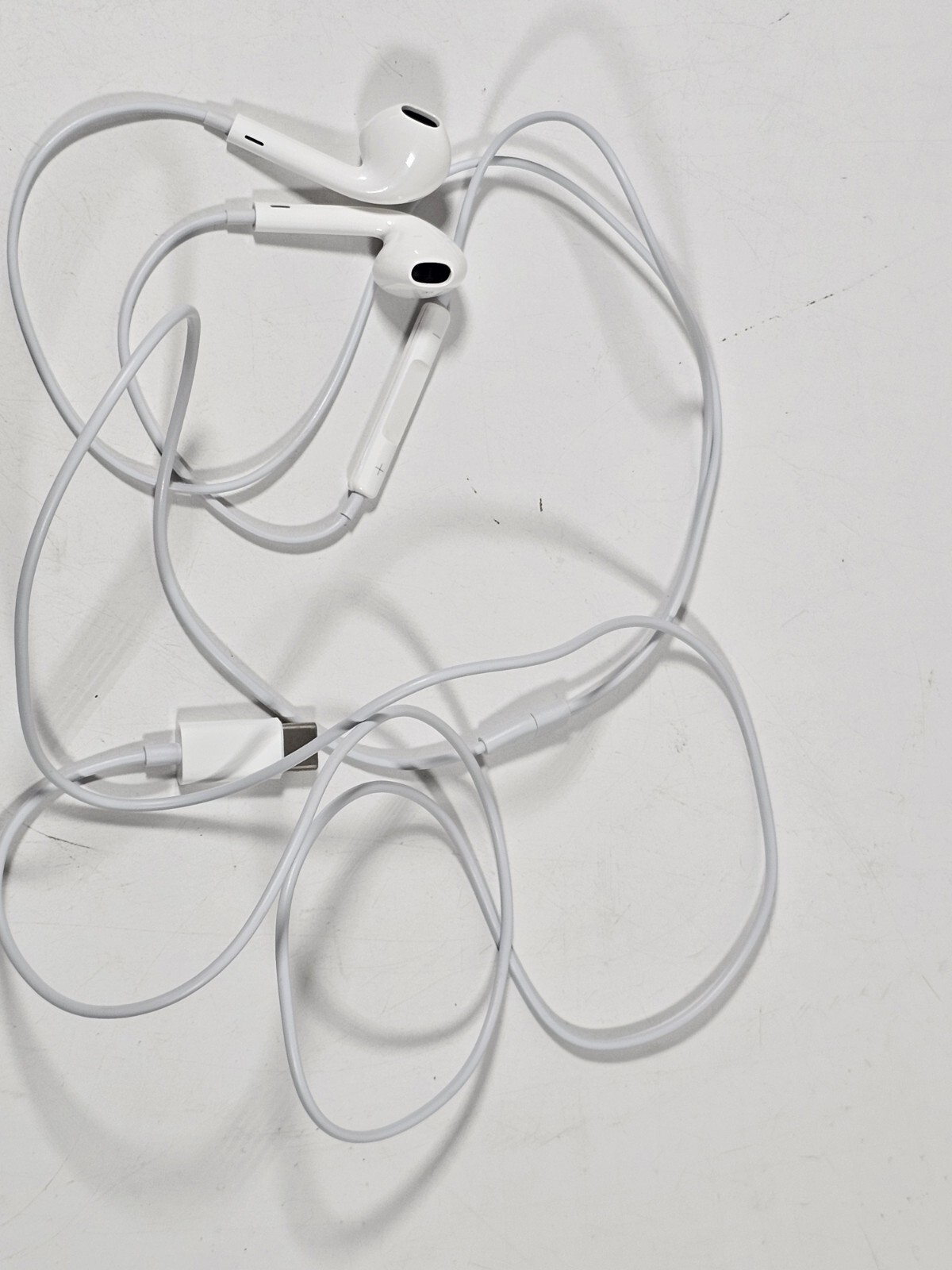 Original Apple EarPods Headphones - USB-C Wired Headphones - MTJY3AM/A ...