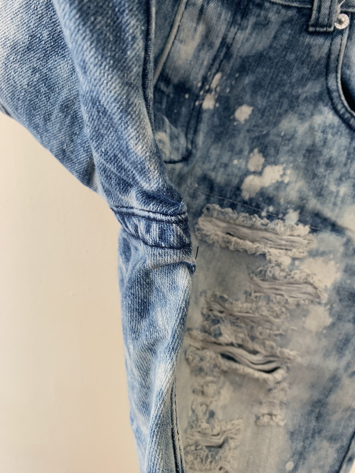 MEN'S LION DYNASTY DENIM DESTROYED SPLATTER JEAN SHOR… - Gem
