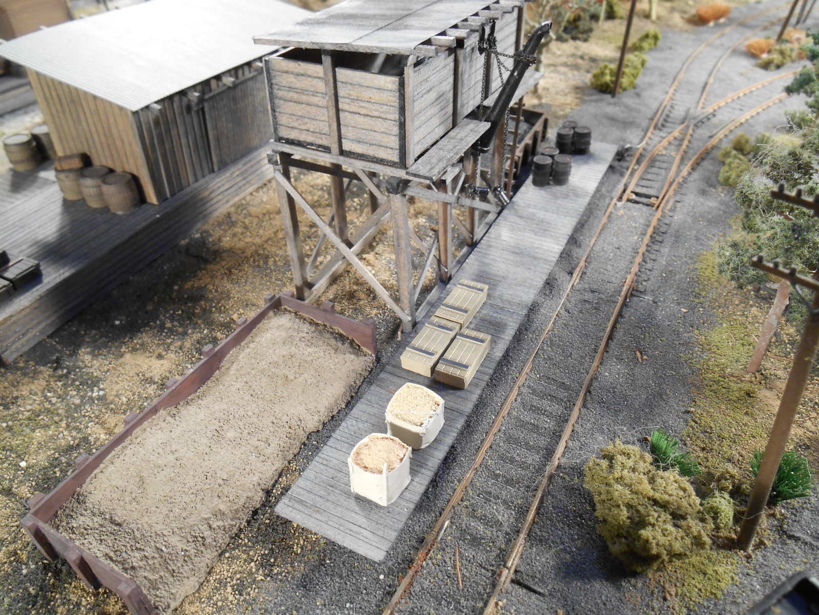 HO Minitanks Custom Detailed Railway Water Tower Platform Sand Box Coal ...