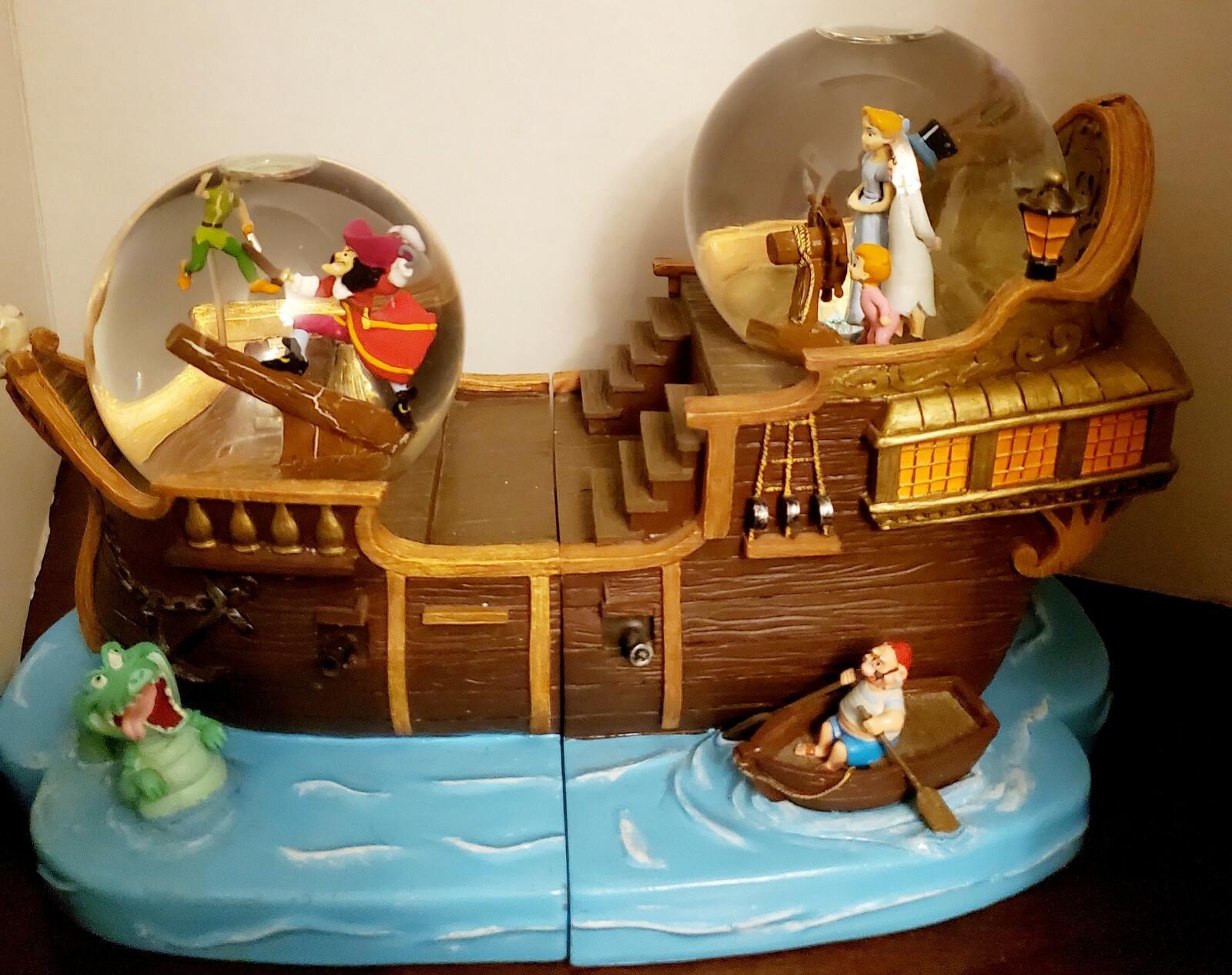 DISNEY PETER PAN CAPTAIN HOOK'S PIRATE SHIP SNOWGLOBE BOOKENDS 2PCS ...