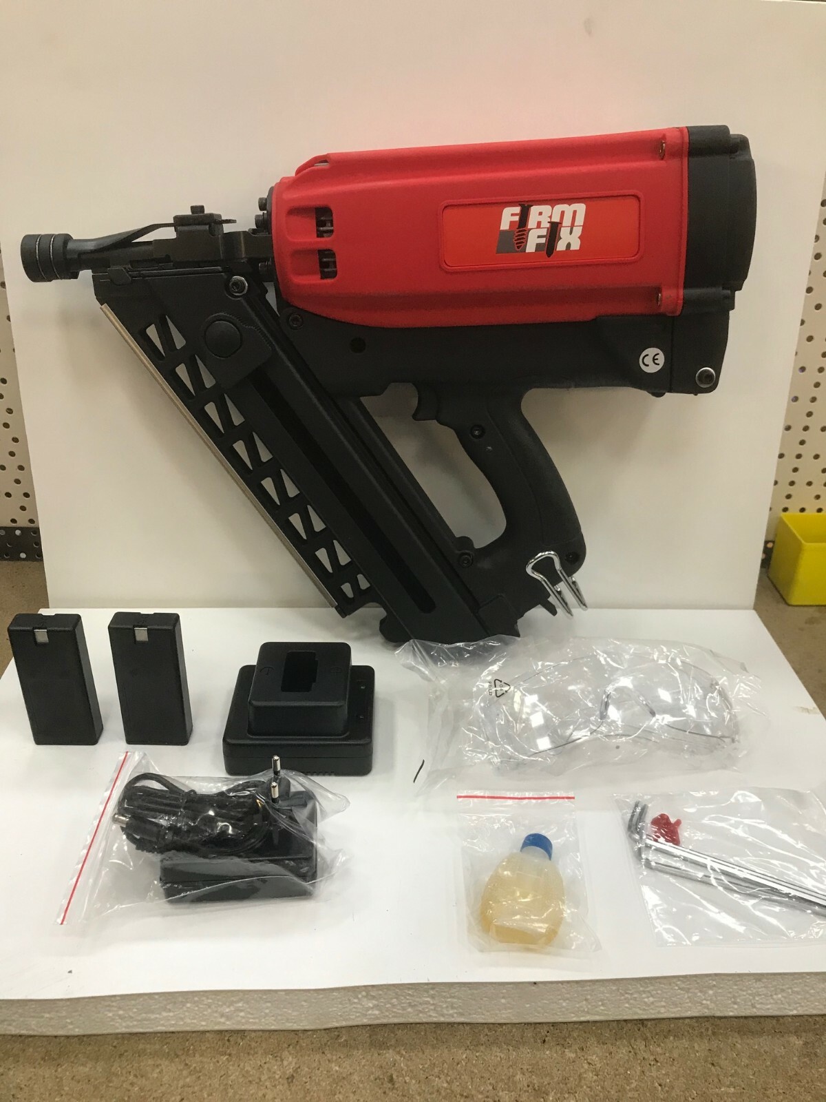 FirmFix GFN3490SP Gas Nail Gun First Fix 90mm Framing Nailer 2 Li-ion ...