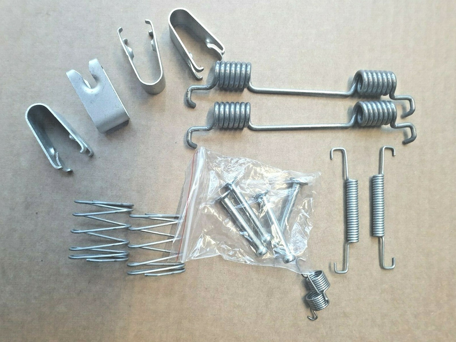 LANDROVER DISCOVERY 3, 4 Range Rover Sport HANDBRAKE SHOE FITTING KIT ...