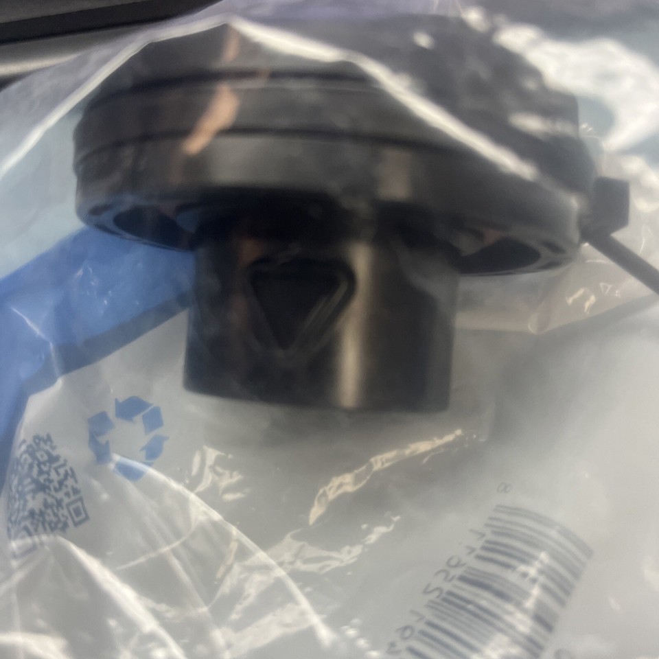 New Genuine GM 19432733 Fuel Tank Filler Cap MANY GM Applications! | eBay