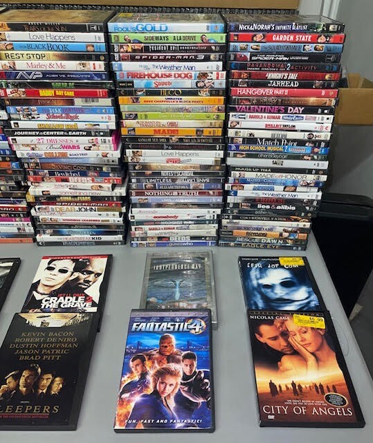 100 DVD movies! Wholesale assorted Used DVD Lot , DISC ONLY, NO CASES ...