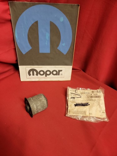 NOS Mopar 99-05 GR CHEROKEE Control Arm Bushing 52088220 | eBay