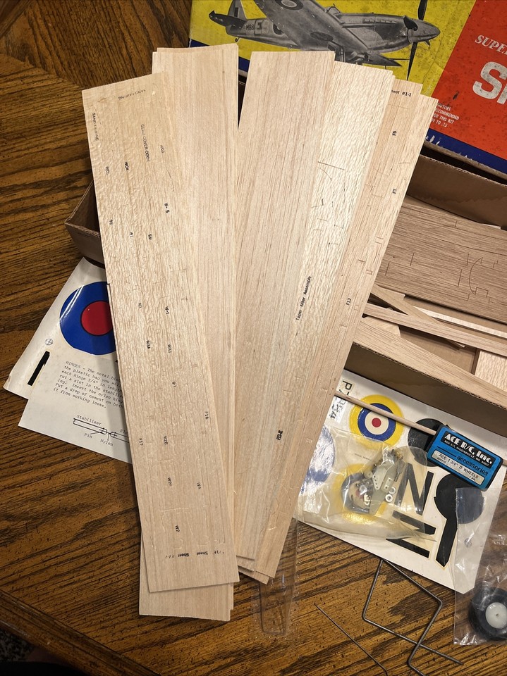 VTG 1966 SIG Manufacturing Supermarine Spitfire Balsa Flying Model ...
