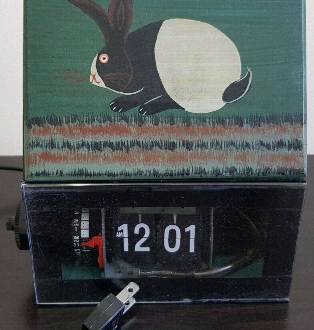 Inside Flip Clock Mechanism Flipping Out Wall and Tabletop Flip Clock ...