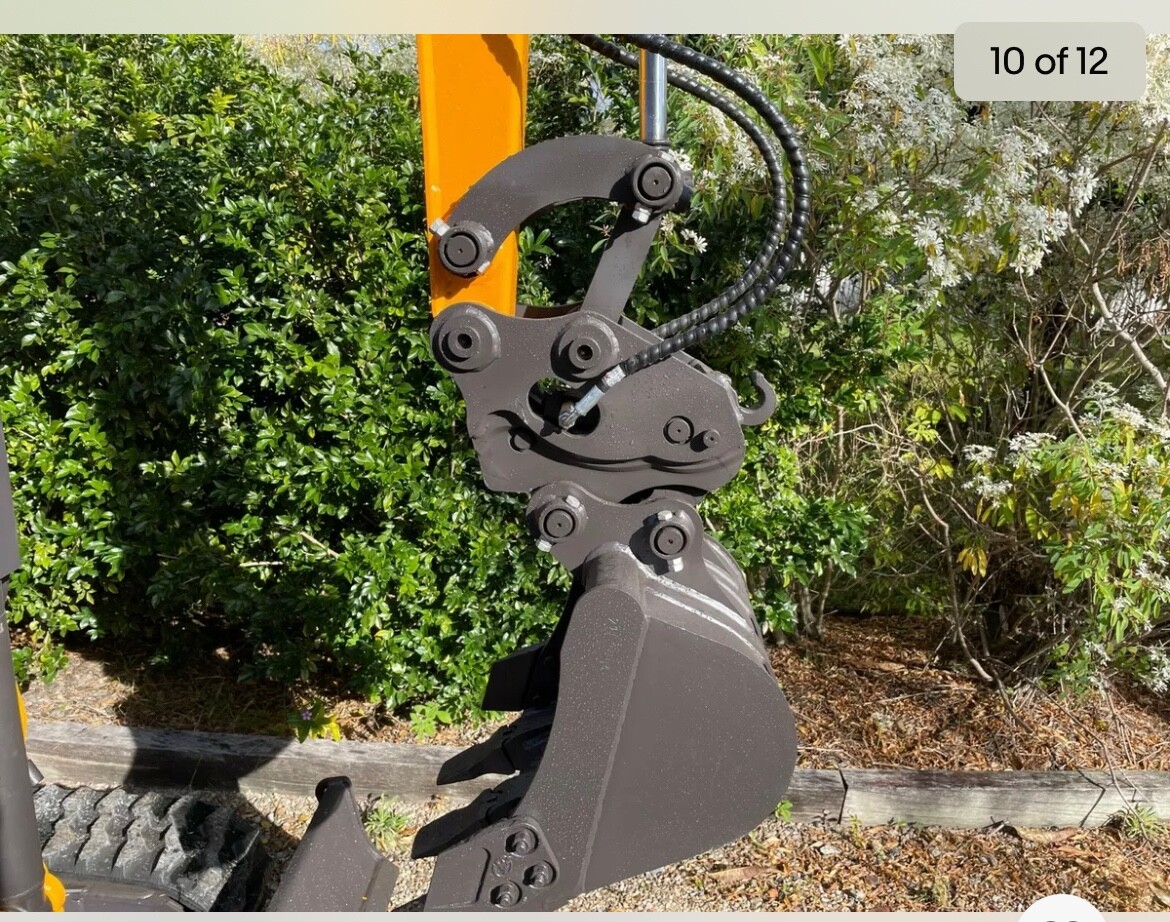 Mini Excavator Hydraulic Quick Hitch 30mm Pins. | eBay