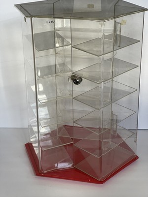 Display Cases - Revolving Display