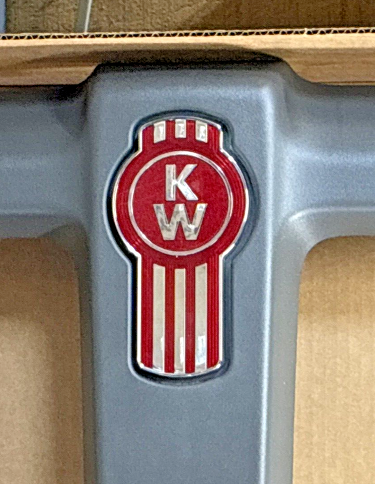 @ NEW GENUINE PACCAR 2024-'25 KENWORTH T380 BLACK AERO HOOD CROWN ~ L45 ...