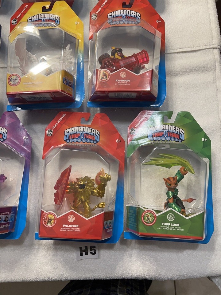 Skylanders Trap Team 16-pk Knight Mare, Knight Light, Enigma, Wallop ...