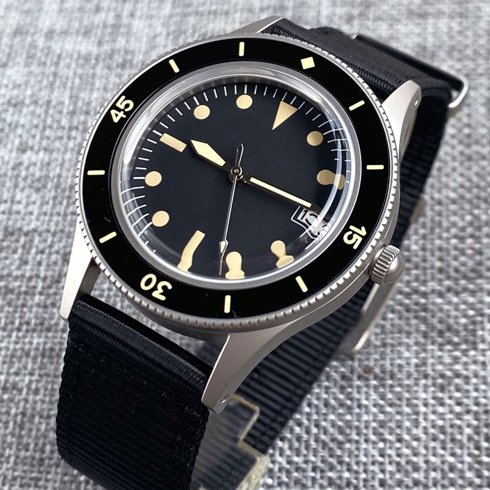 40mm Vintage Luminous 200M Diving NH35A Automatic Watch Men Domed ...