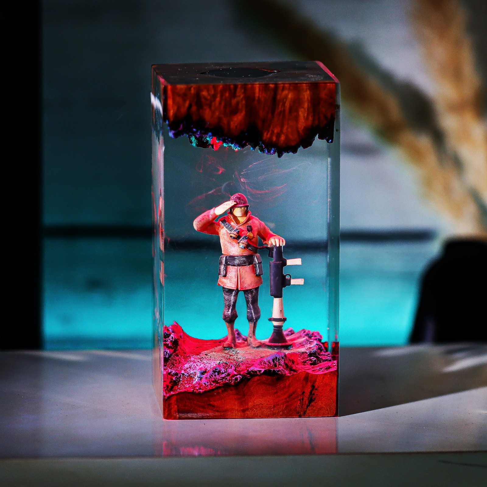 Red Soldier TF2 Resin Lamp, Team Fortress 2 Fan Diorama, Handmade Epoxy ...