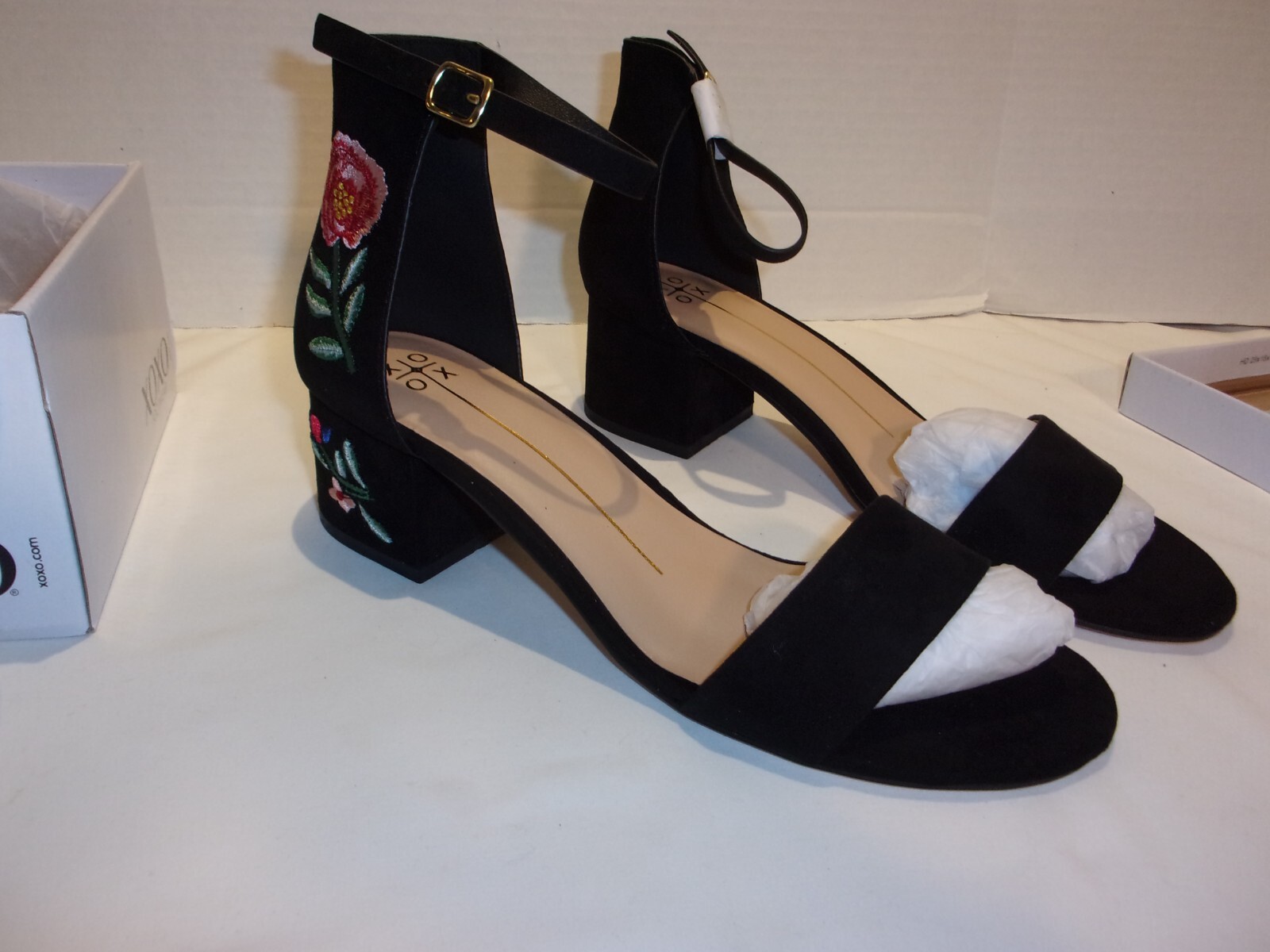 XOXO WOMEN'S EMBROIDED FLOWERS SUEDE STRAP SANDELS- BLOCK HEEL BLACK ...