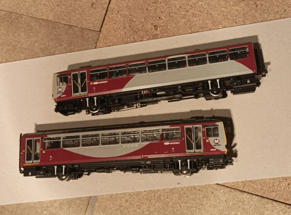 REALTRACK 00 GAUGE CLASS 144 DMU IN NORTHERN LIVERY DCC FITTED 144 ...