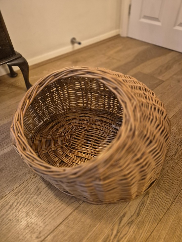 Beautiful Wicker Cat Bed for Indoor Cats and Small Dogs | eBay UK