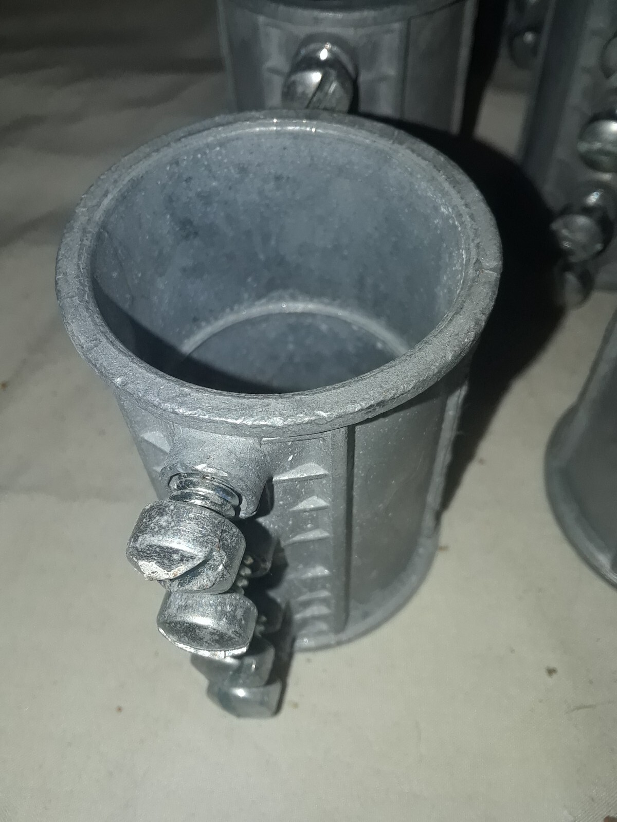 Lot of 16 Set Screw Type Coupling 1-1/2" EMT Conduit Cast Metal NOS | eBay