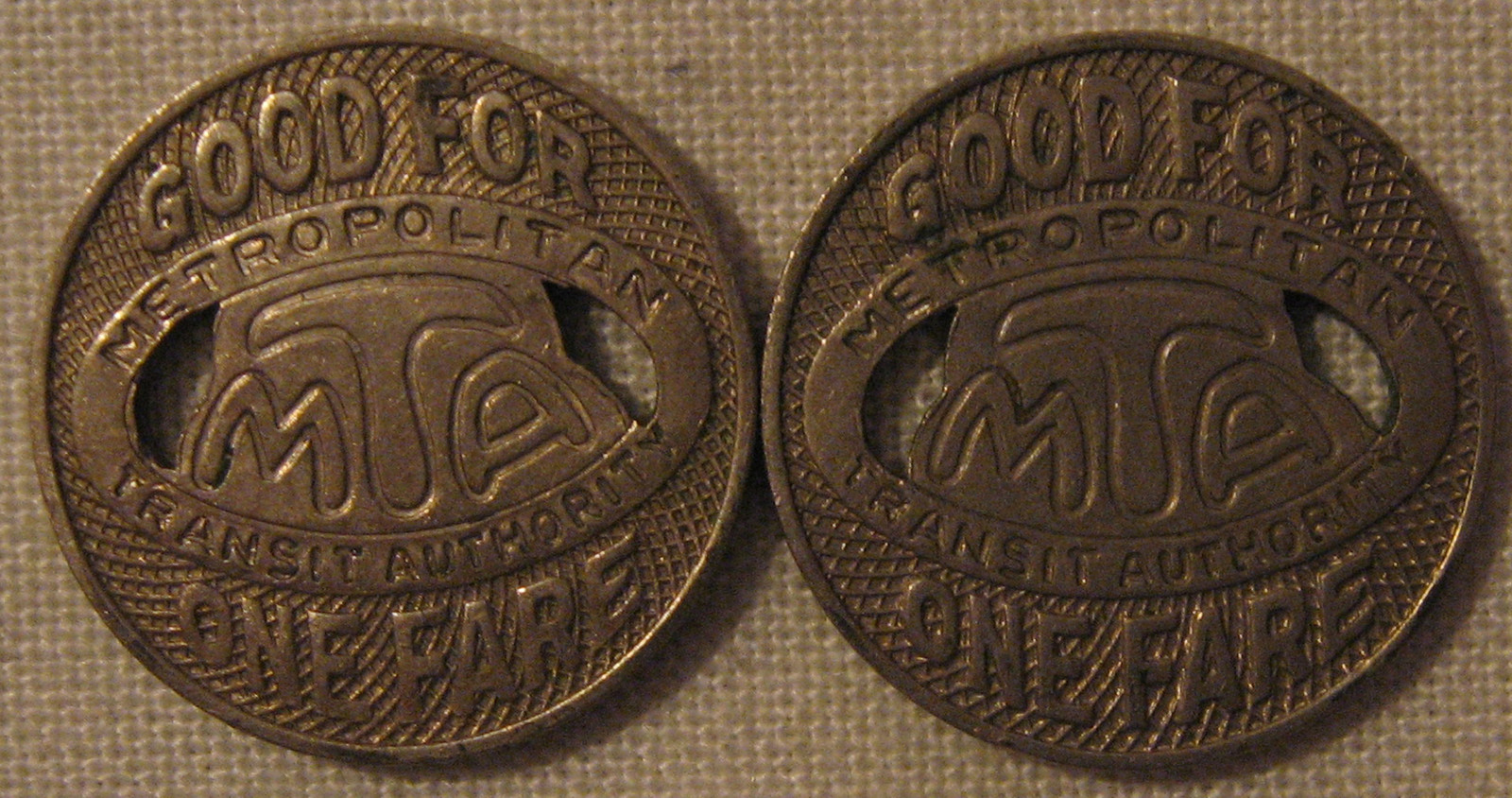Vintage Los Angeles Metropolitan Transit MTA Tokens Lot of 2 whotoldya ...